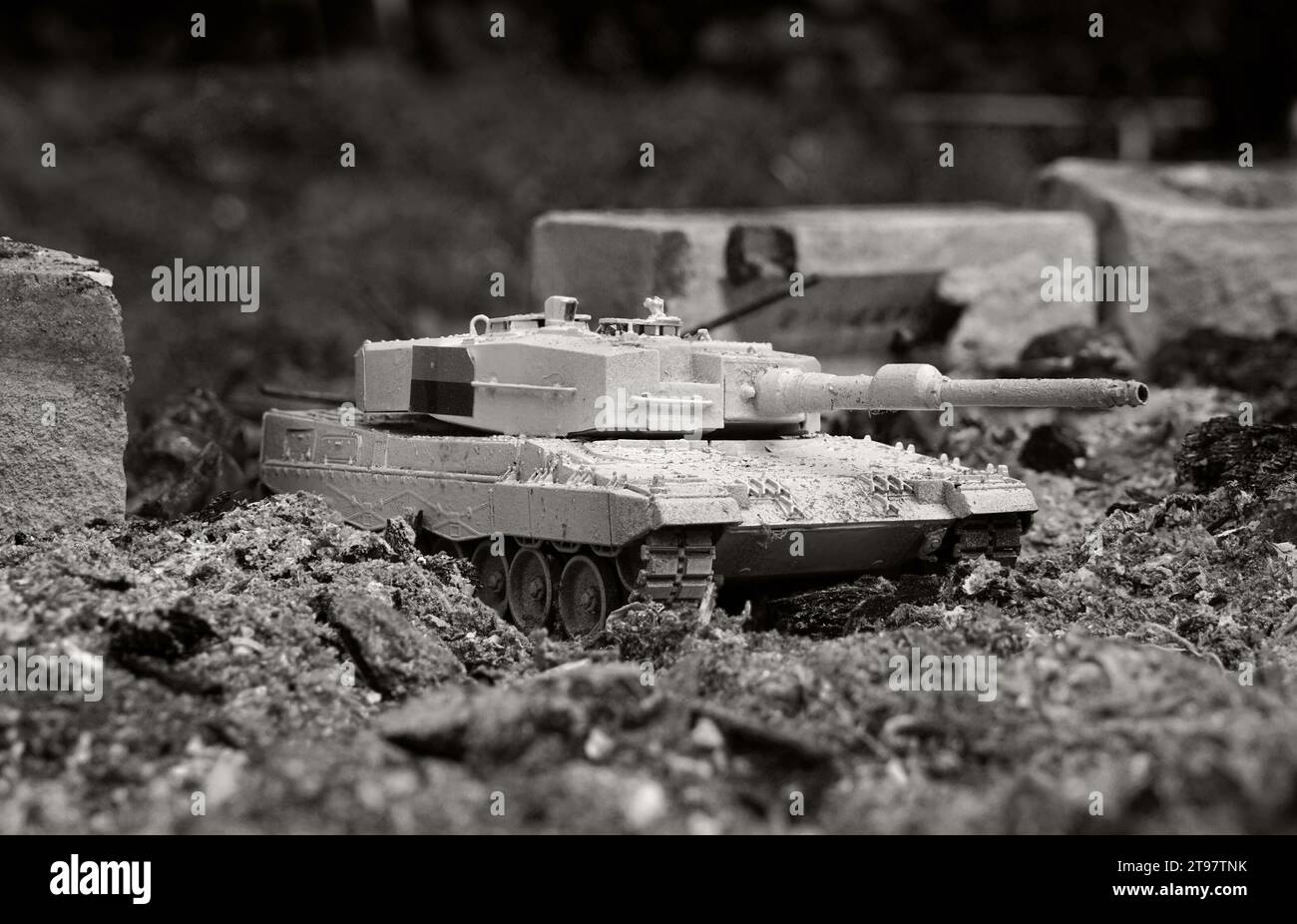 German leopard tank in a war hi-res stock photography and images - Alamy