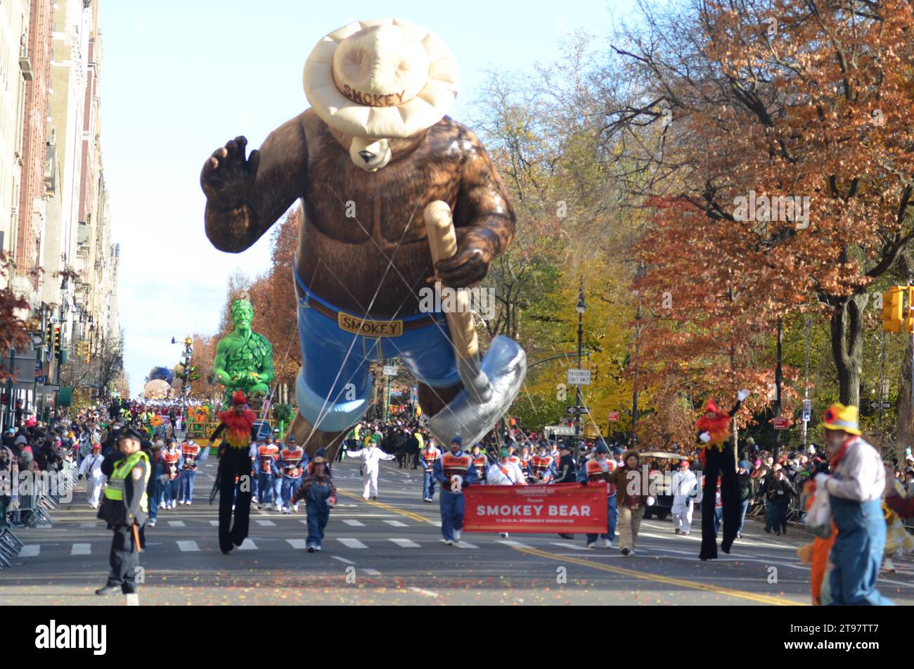 Bluey cartoon hi-res stock photography and images - Alamy