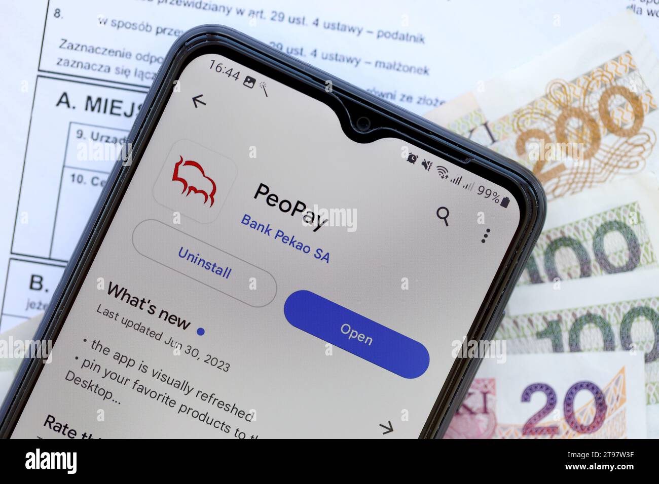 TERNOPIL, UKRAINE - AUGUST 3, 2023 PeoPay application on screen of ...