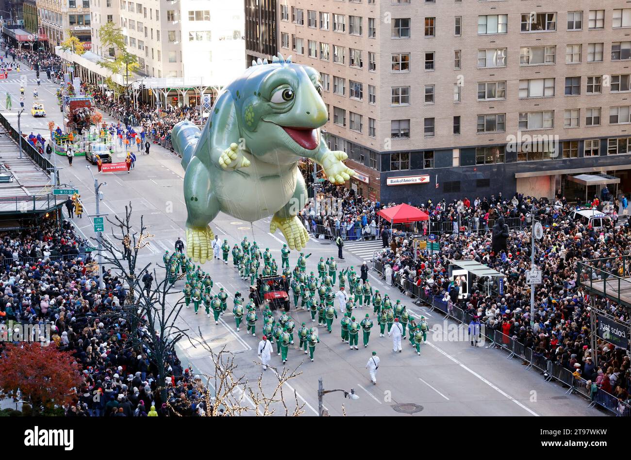 New York, United States. 23rd Nov, 2023. The animated lizard Leo ...