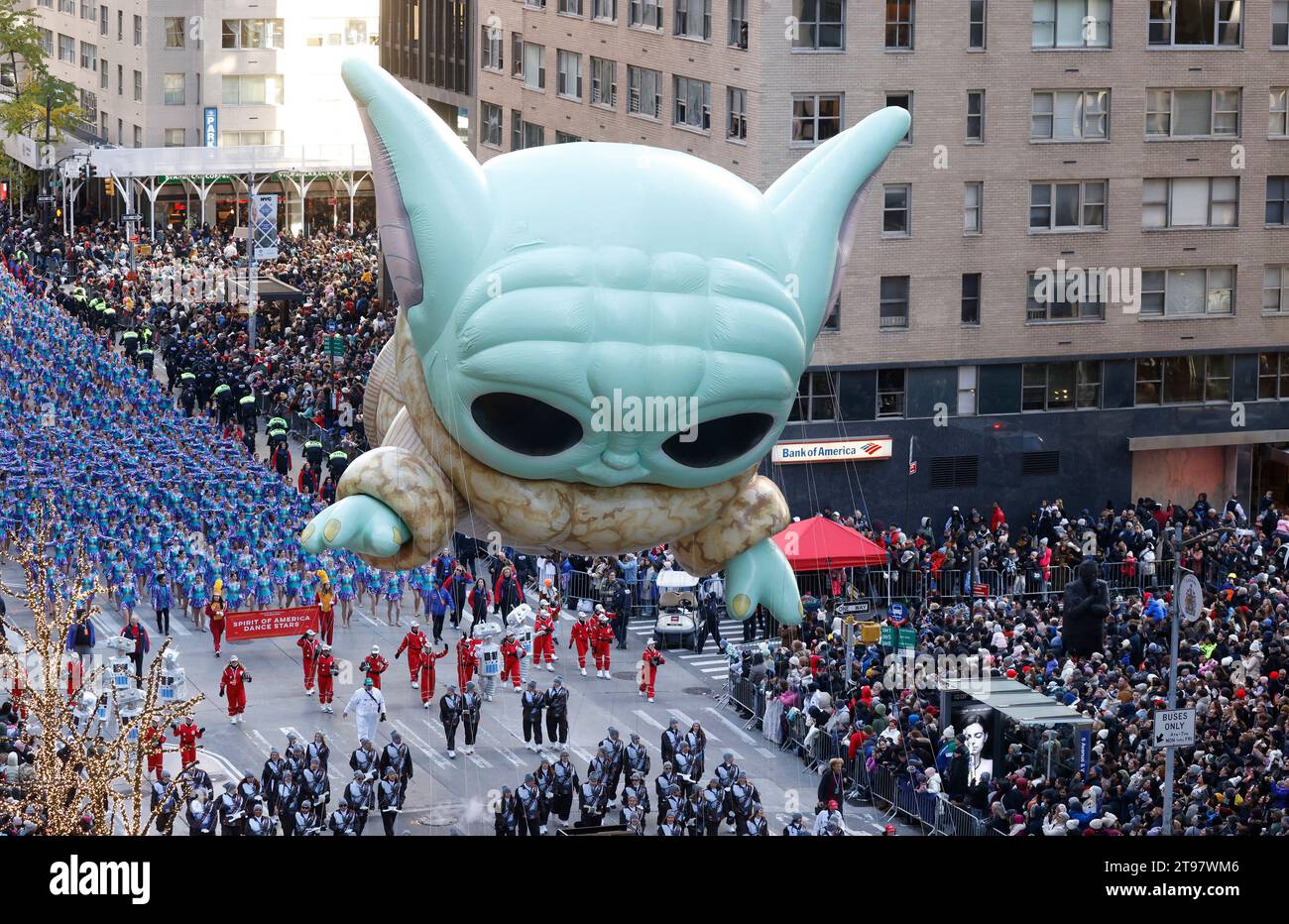 New York, United States. 23rd Nov, 2023. The Grogu balloon from the ...