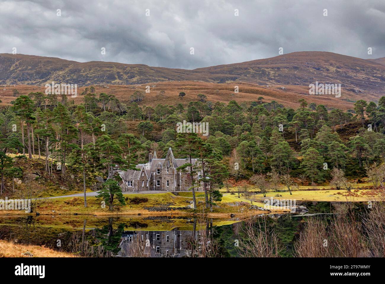 Glen Affric Cannich Scotland Glen Affric Lodge set amongst Scots Pine ...