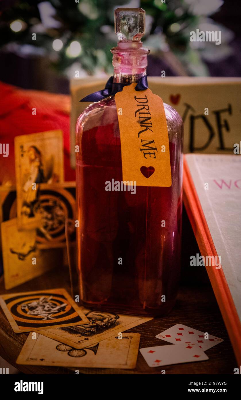 Alice in wonderland theme hi-res stock photography and images - Alamy