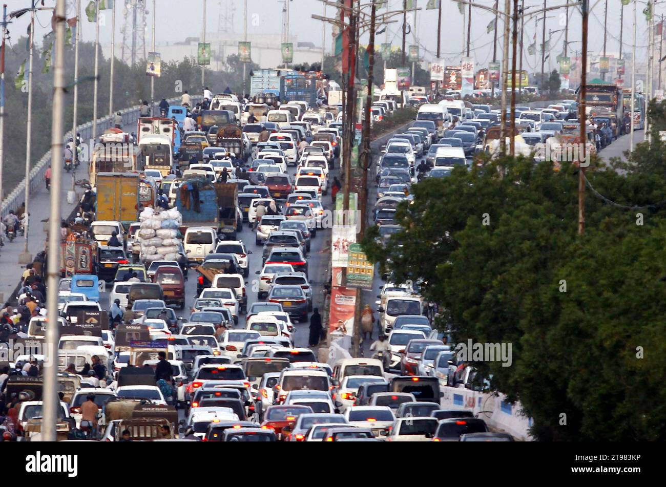A large number of vehicles stuck in traffic jam due to negligence of ...