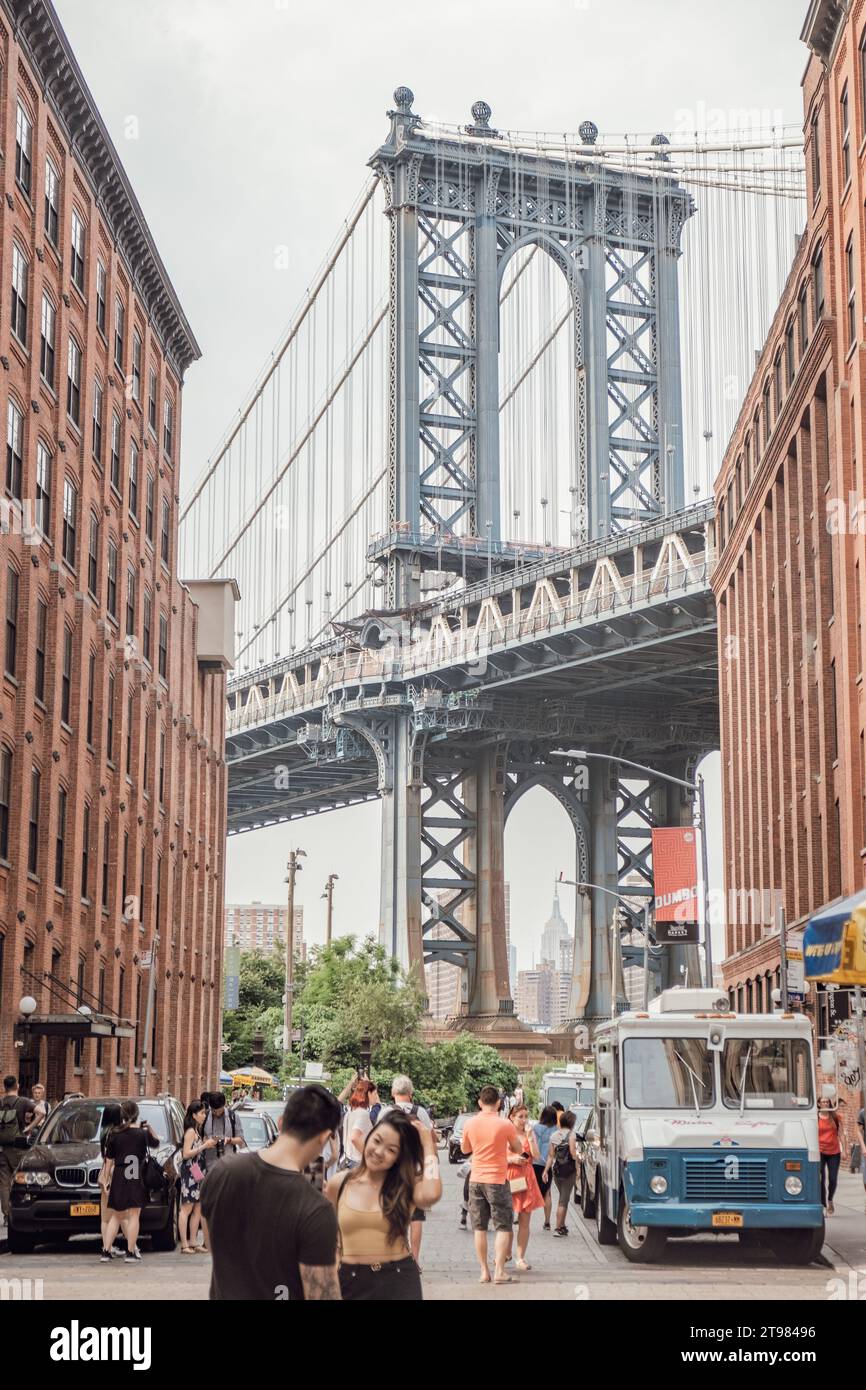 Downtown times square lower manhattan hi-res stock photography and ...