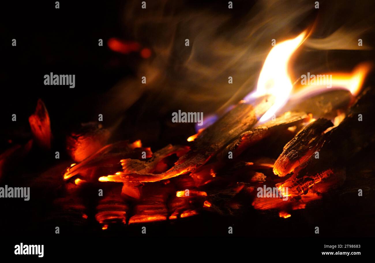 Fire light ember hi-res stock photography and images - Alamy