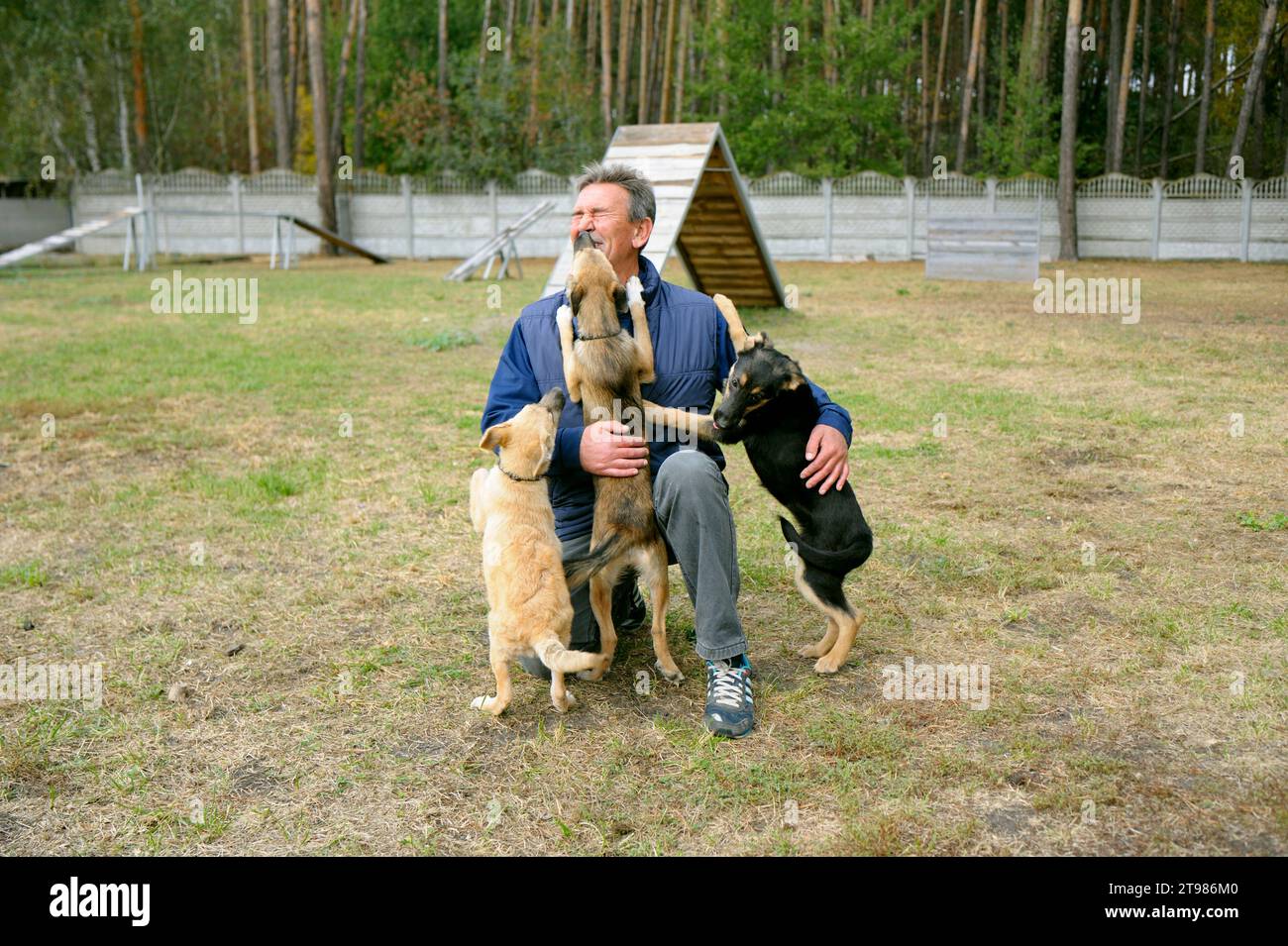 Man inside cage hi-res stock photography and images - Alamy