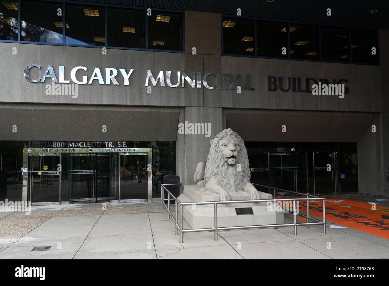 Calgary library entrance hi-res stock photography and images - Alamy