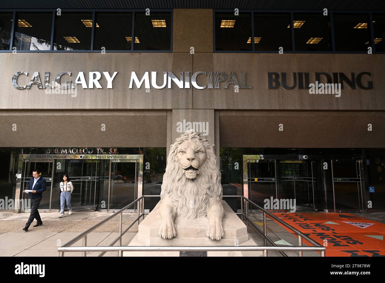 Calgary library entrance hi-res stock photography and images - Alamy