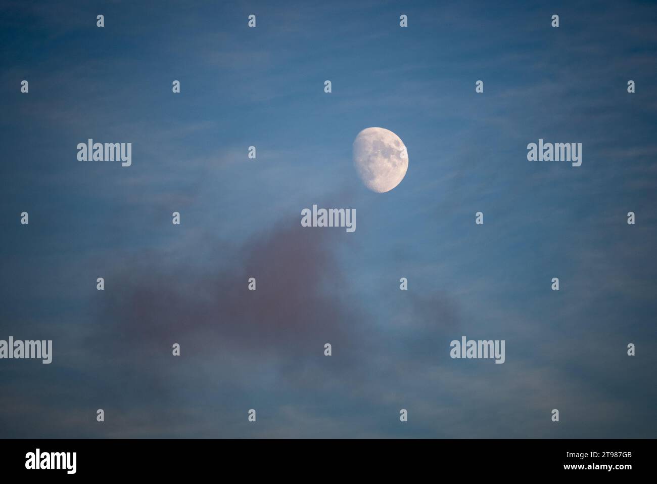 New Forest, Hampshire, UK, 23rd November 2023: Weather. Waxing gibbous ...