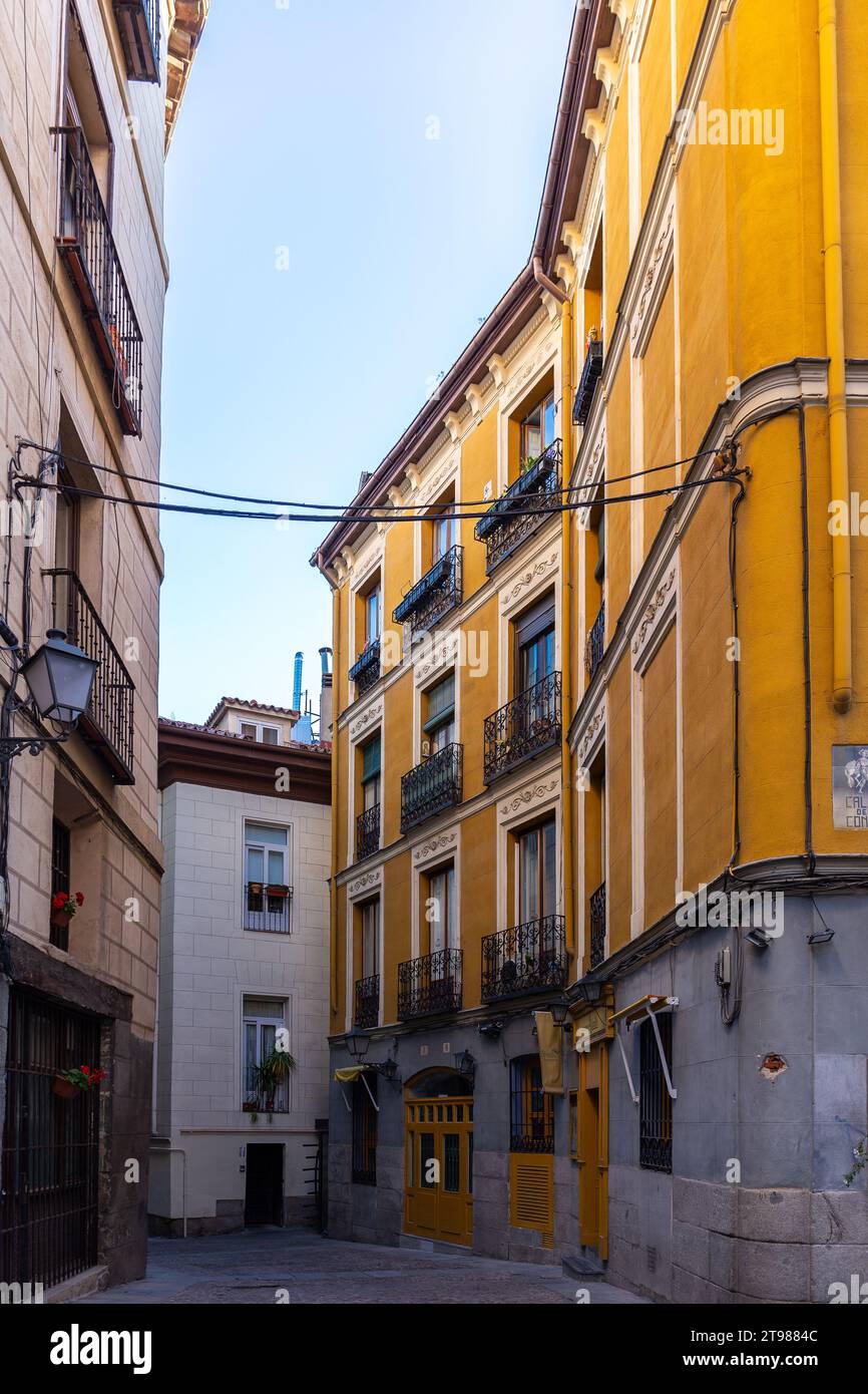 Madrid, Spain, 09.10.21. Narrow Spanish medieval cobbled street in ...