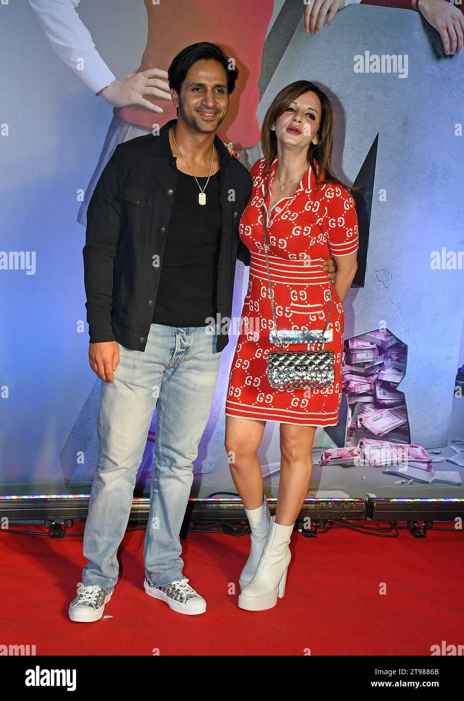 Mumbai, India. 22nd Nov, 2023. L-R Indian model and actor Arslan Goni and Indian interior ...