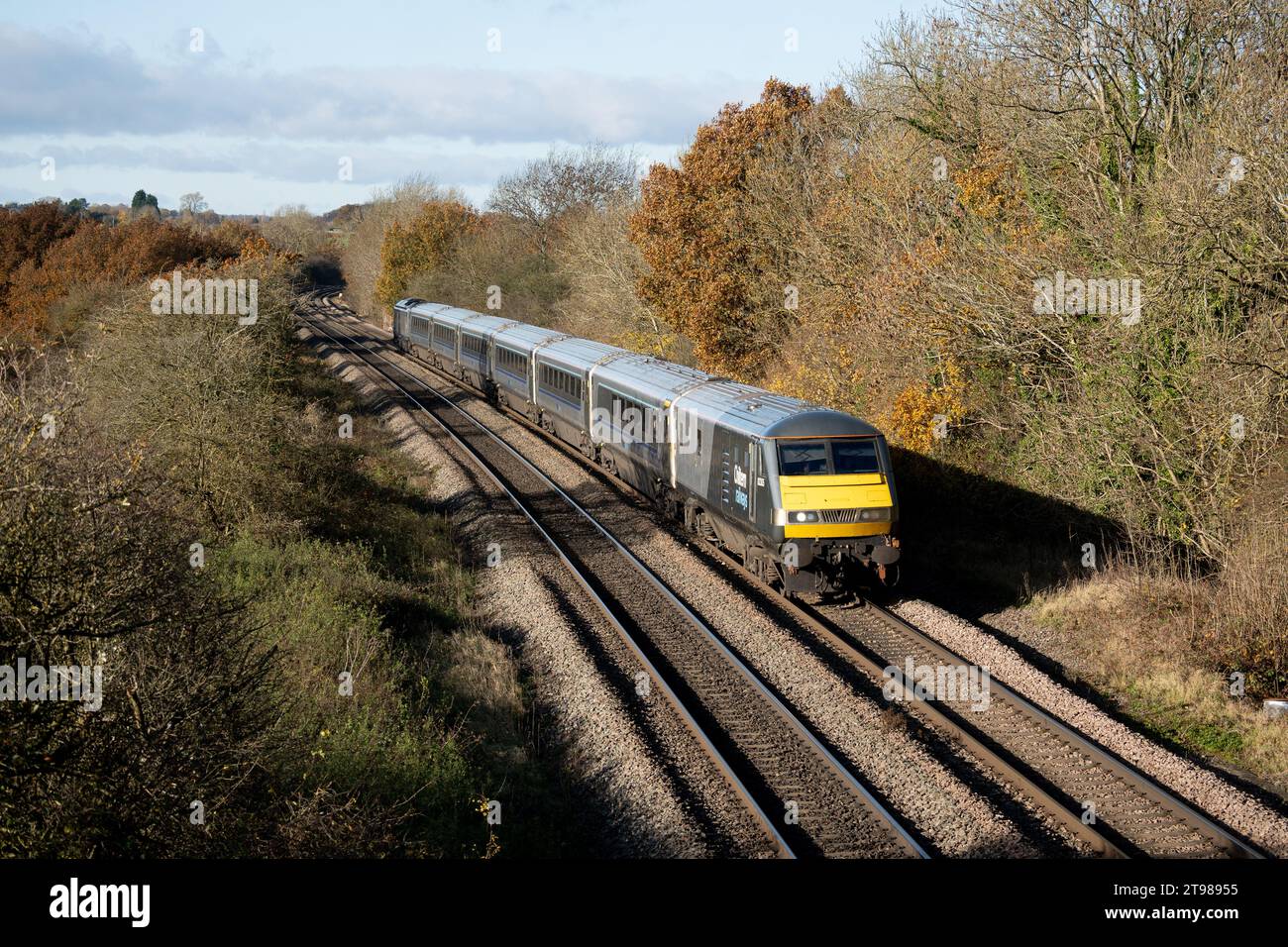 A Chiltern Railways Mainline train at Shrewley, Warwickshire, UK Stock ...