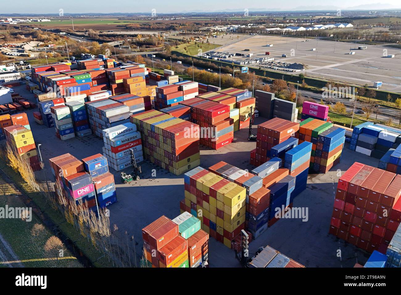 Themenbild Deutsche Wirtschaft, Export/Containerdepot Container ...