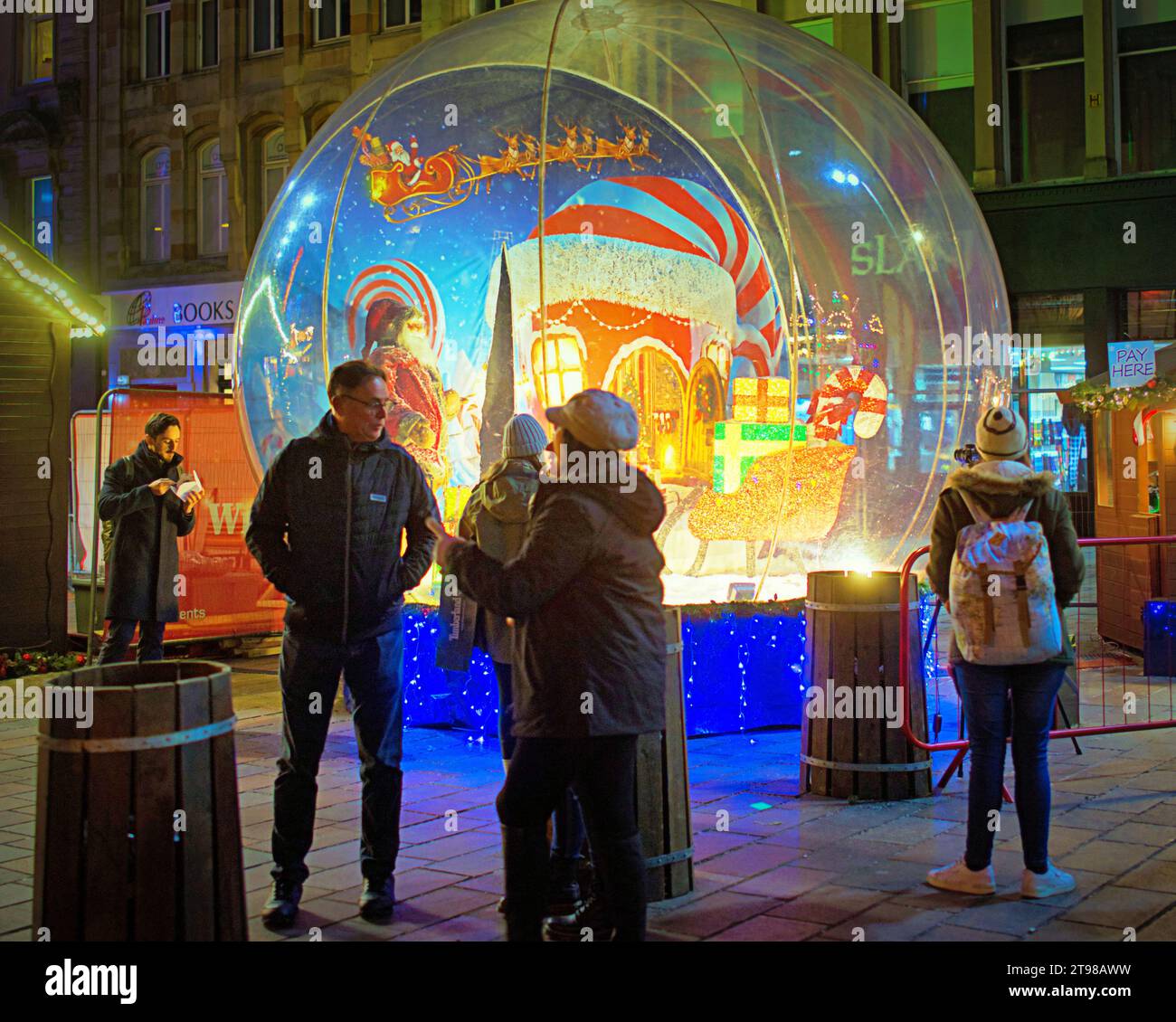 Glasgow, Scotland, UK. 23rd November, 2023. Christmas shopping saw ...