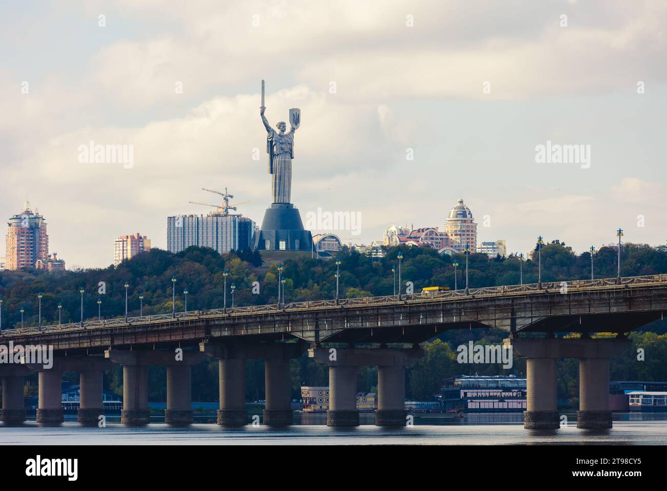 Mother Motherland statue devoted the Great Patriotic War in Kiev ...