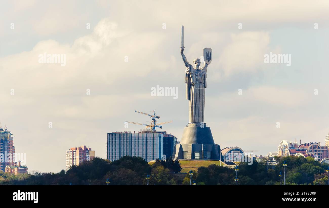 Mother Motherland statue devoted the Great Patriotic War in Kiev ...