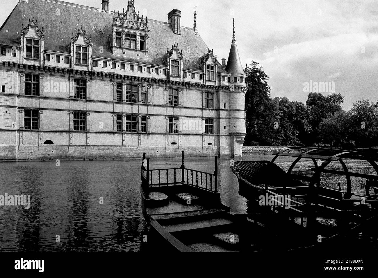 Le castle Black and White Stock Photos & Images - Alamy