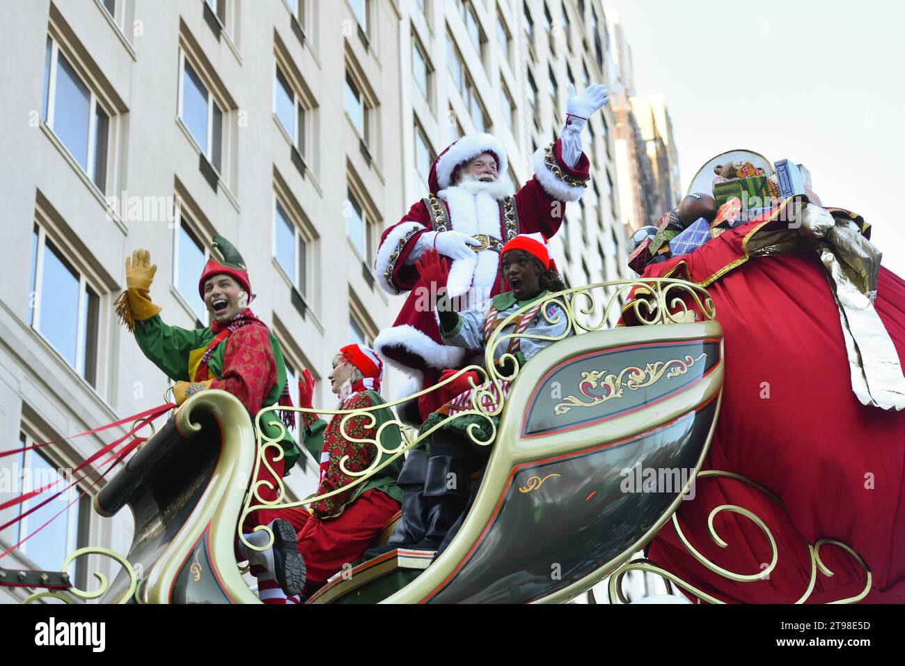 The Santa Claus float at the 2023 Macy's Thanksgiving Day Parade on ...
