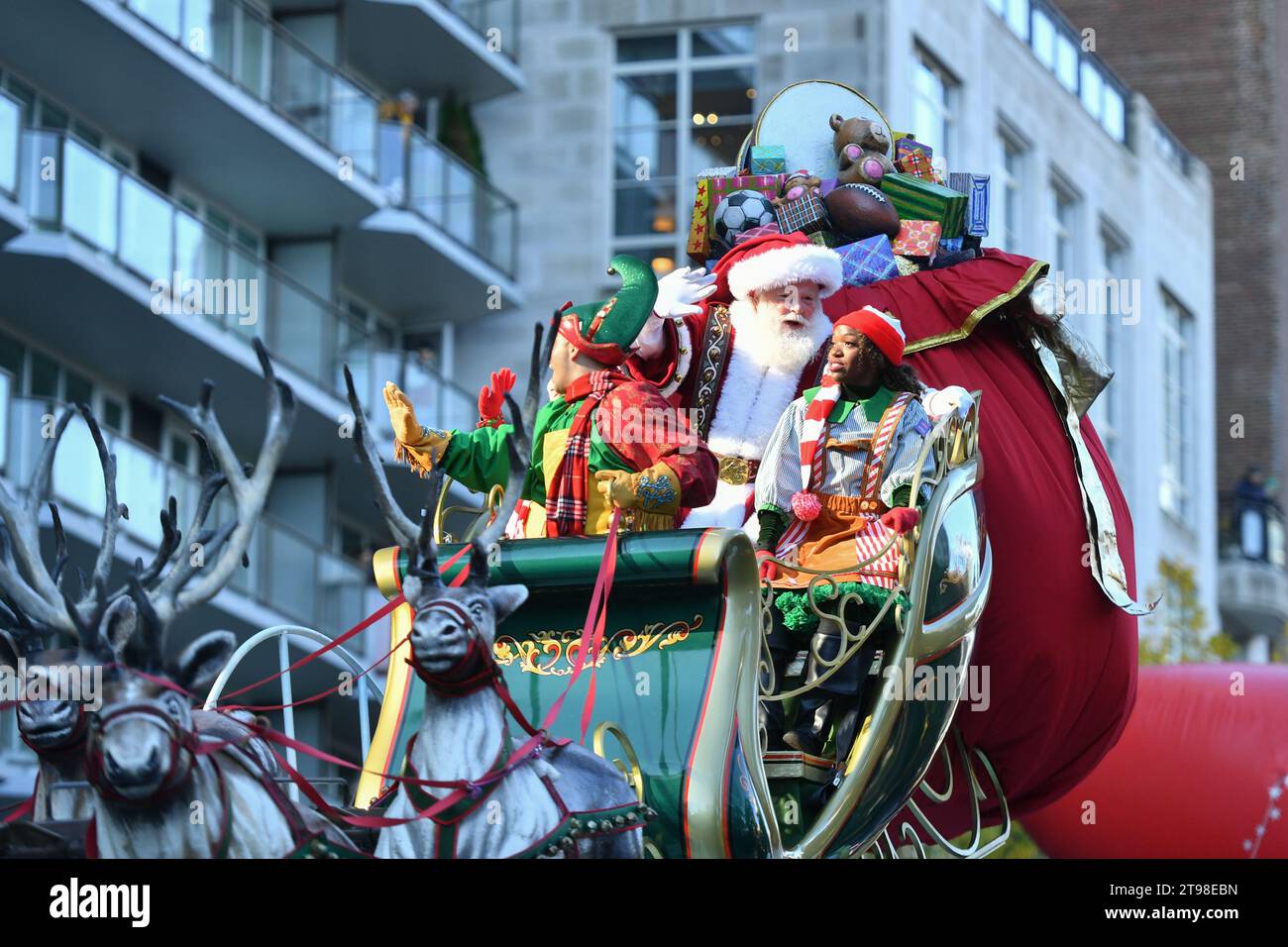 The Santa Claus float at the 2023 Macy's Thanksgiving Day Parade on ...