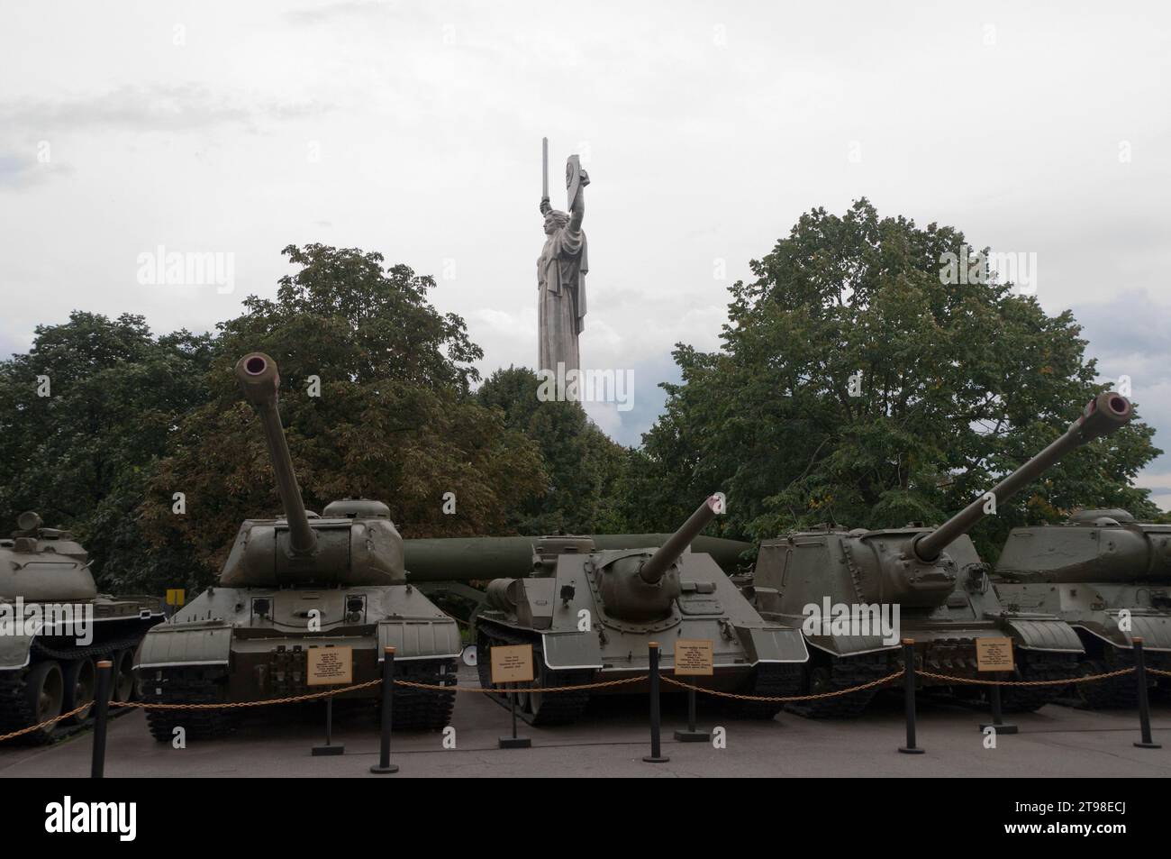 Soviet tanks with the Mother Ukraine statue in the background. National ...