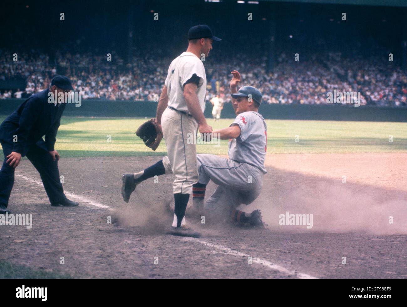 DETROIT, MI - JUNE 29: Roger Maris #3 of the Kansas City Athletics ...