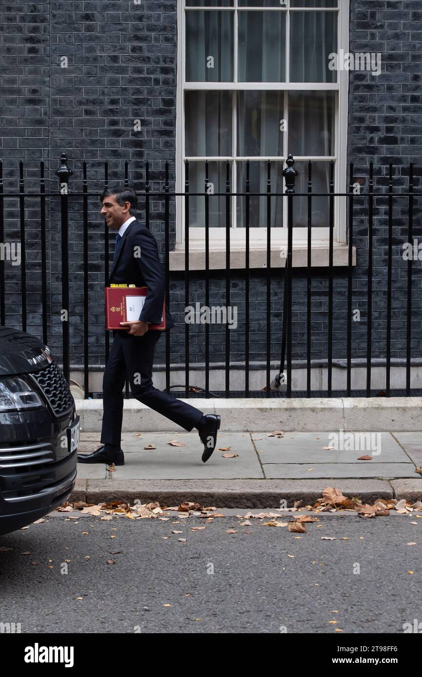 Whitehall, London, UK. 22nd November, 2023. Prime Minister Rishi Sunak, leaves no 10 Downing ...