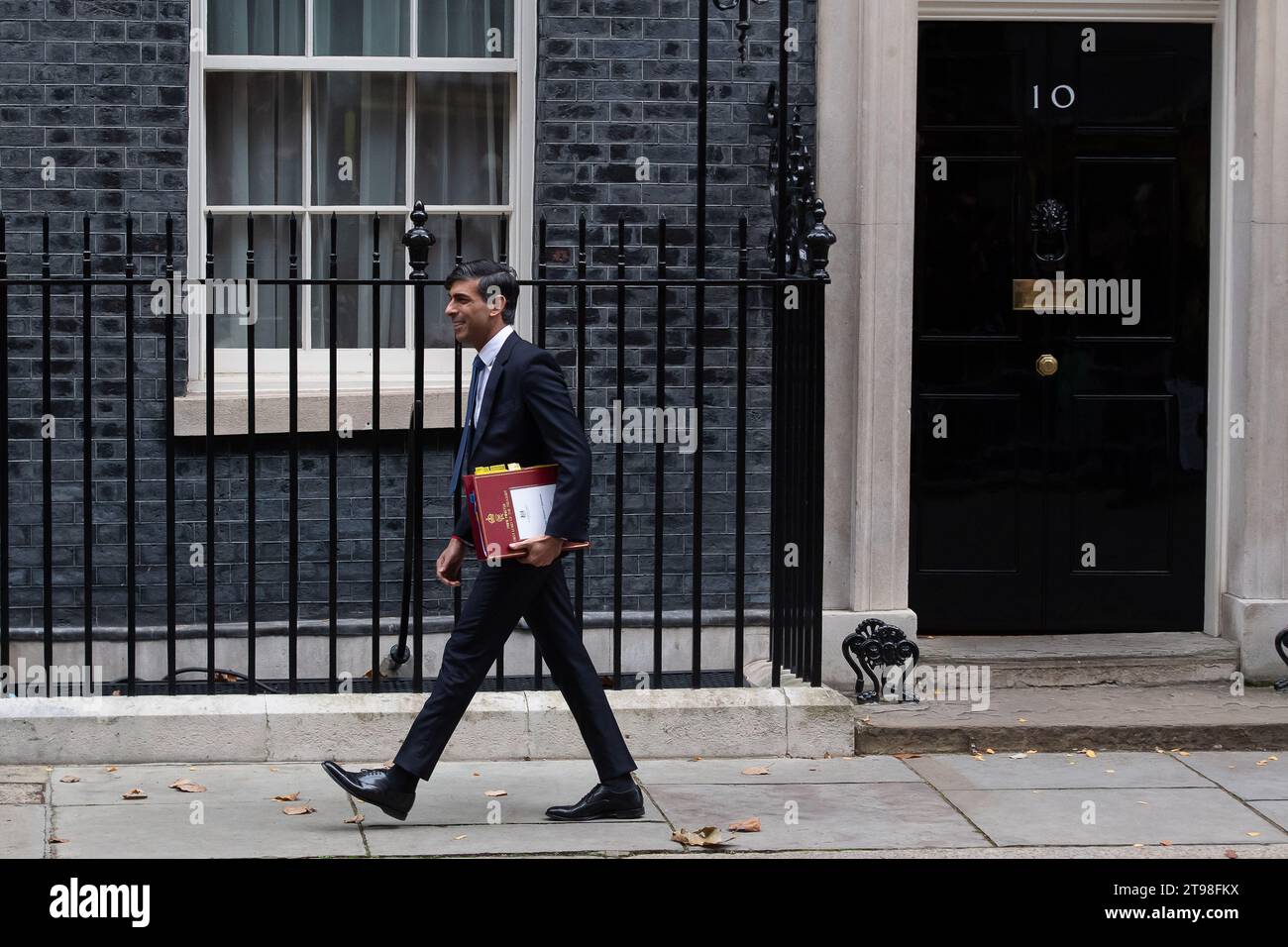 Whitehall, London, UK. 22nd November, 2023. Prime Minister Rishi Sunak, leaves no 10 Downing ...