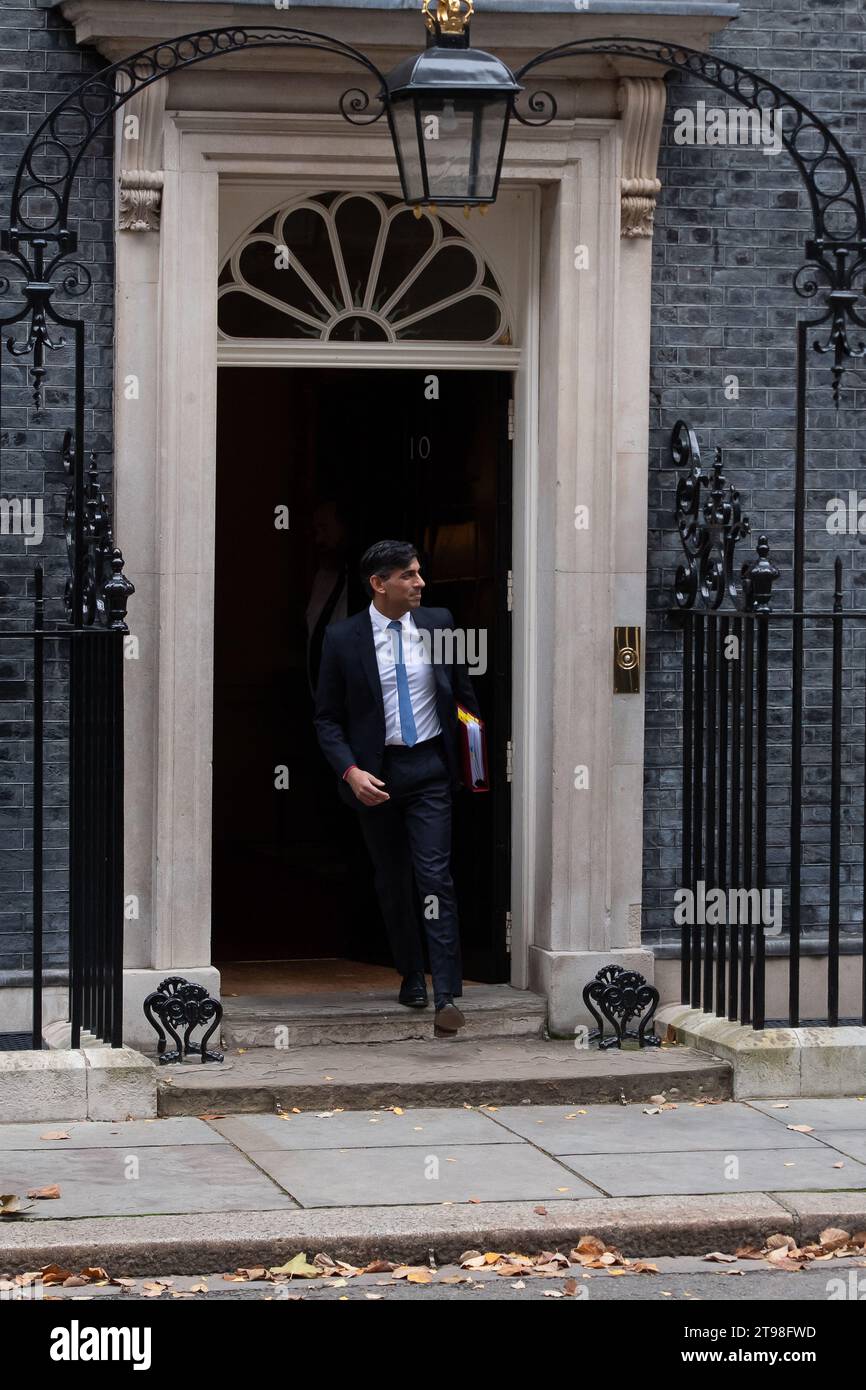 Whitehall, London, UK. 22nd November, 2023. Prime Minister Rishi Sunak, leaves no 10 Downing ...