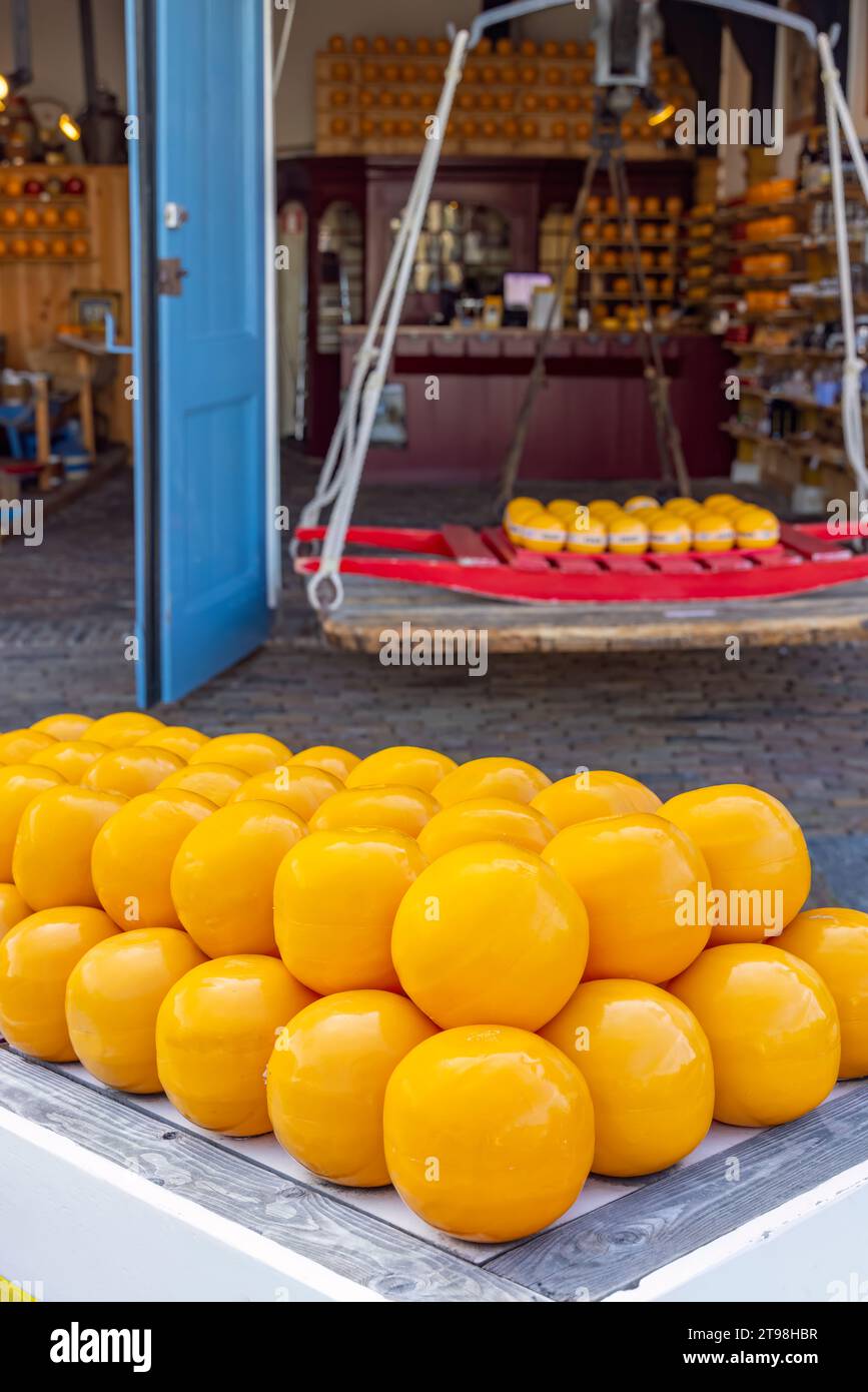 Edam town square market hi-res stock photography and images - Alamy