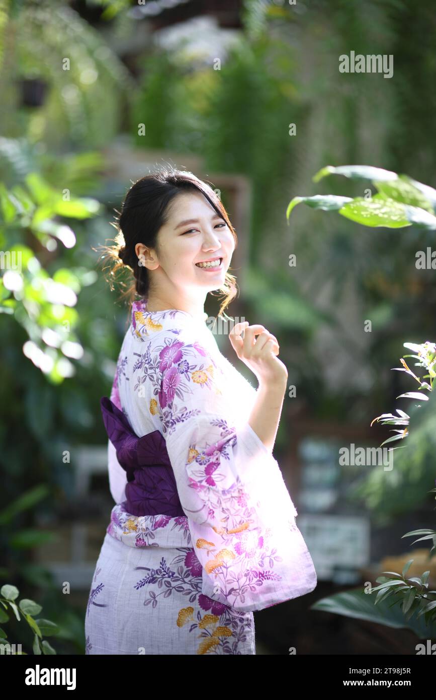 Woman in yukata hi-res stock photography and images - Alamy