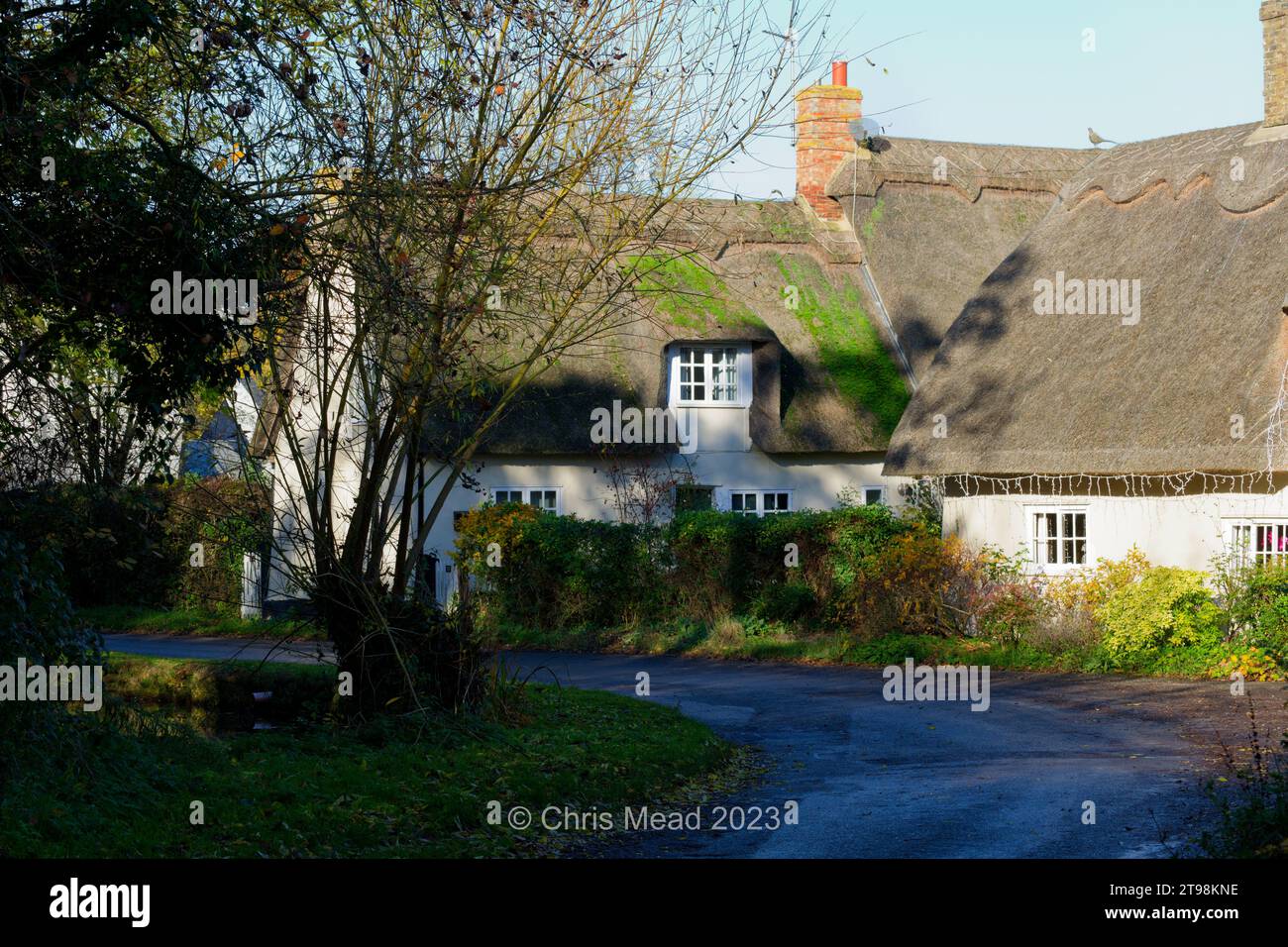 English autumn walk hi-res stock photography and images - Alamy