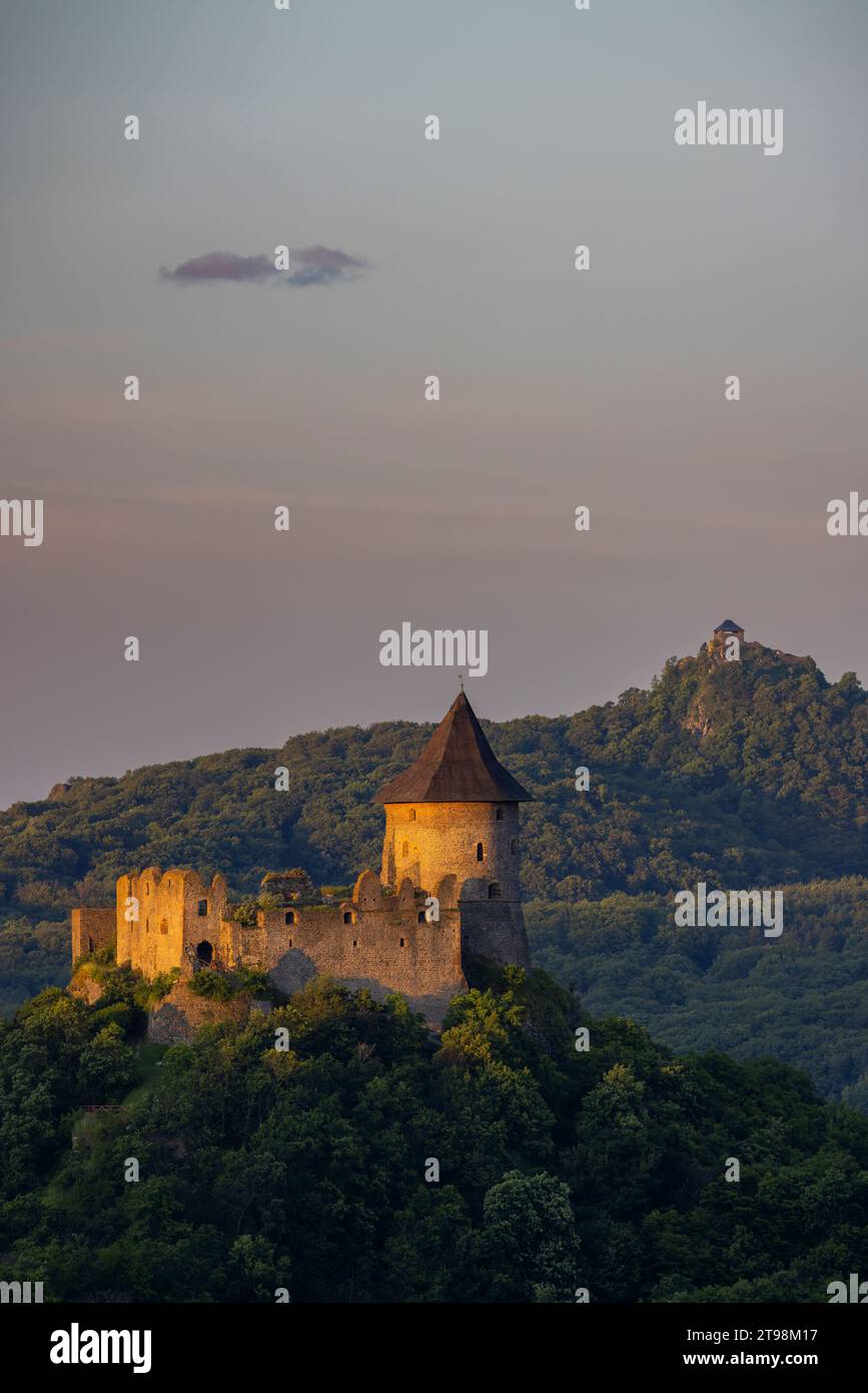 Somoska castle on Slovakia Hungarian border Stock Photo - Alamy