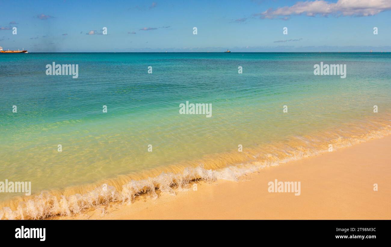 Sandy coastlines of barbados hi-res stock photography and images - Alamy
