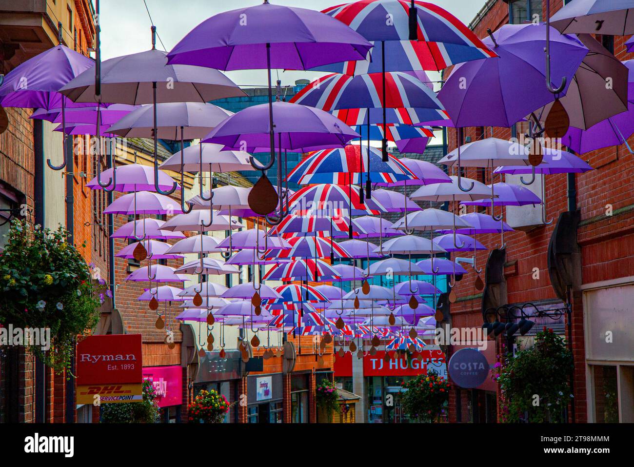 Durham City Centre shopping street with a ceiling of umbrellas Stock ...