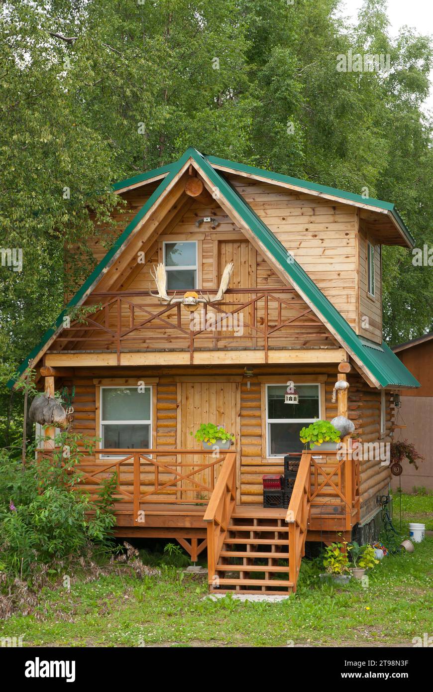 Wooden house - Alaska Stock Photo - Alamy