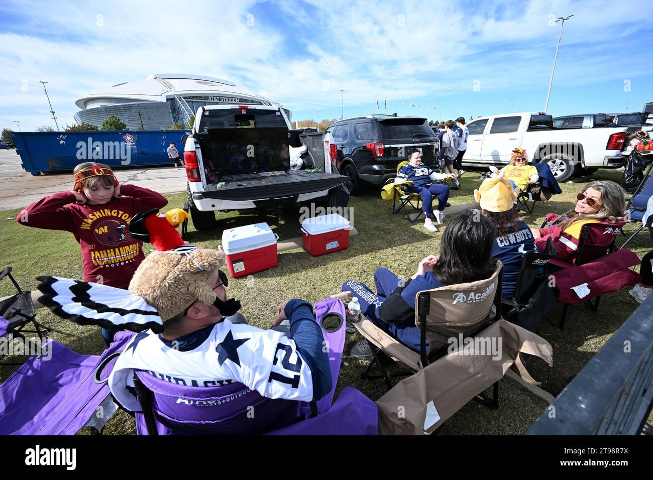 Washington commanders fans hi-res stock photography and images - Alamy