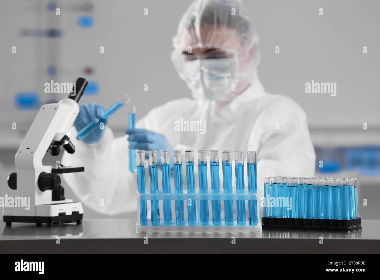 Young scientist telescope hi-res stock photography and images - Alamy