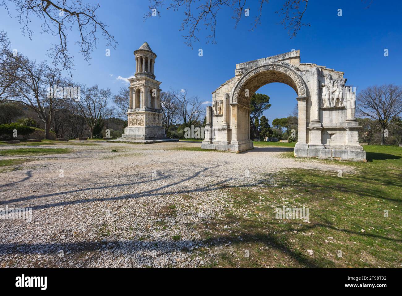 Mausoleum of Glanum, Glanum archaeological site near Saint-Remy-de ...