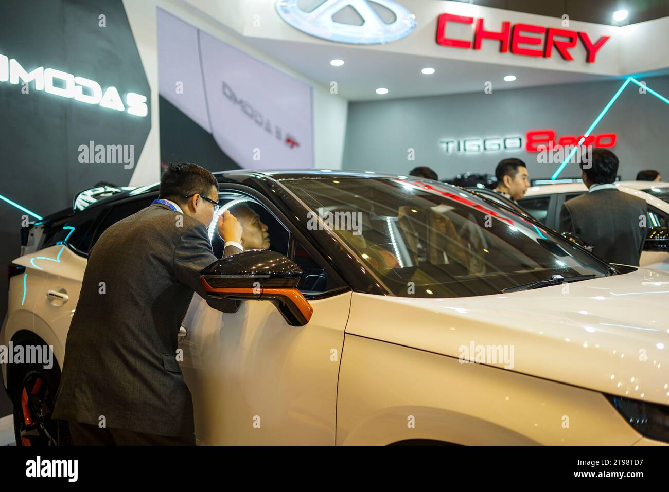 Bandung, Indonesia. 23rd Nov, 2023. Visitors see various cars at the Gaikindo Indonesia ...