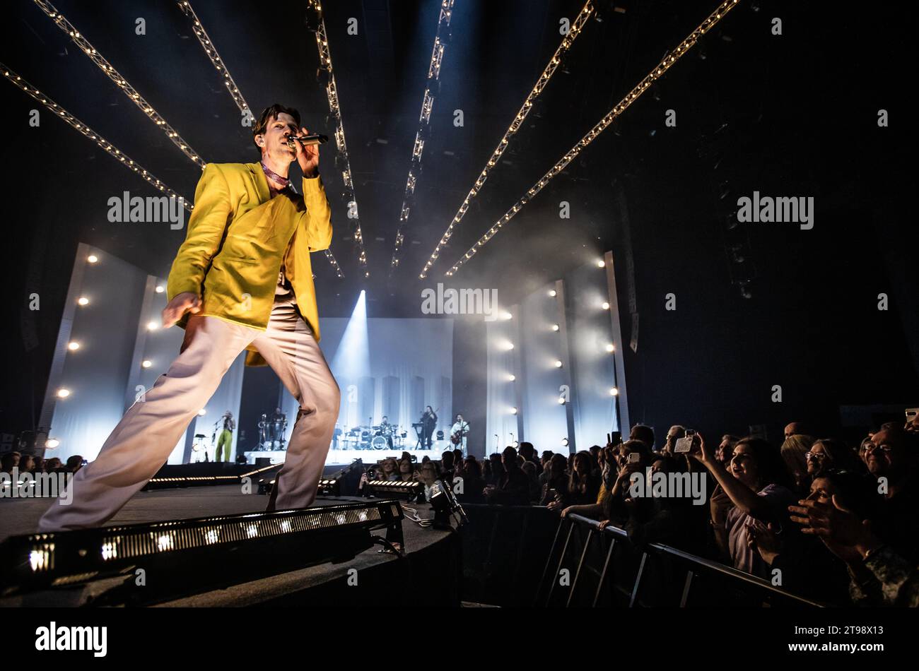 Son mieux performance hi-res stock photography and images - Alamy
