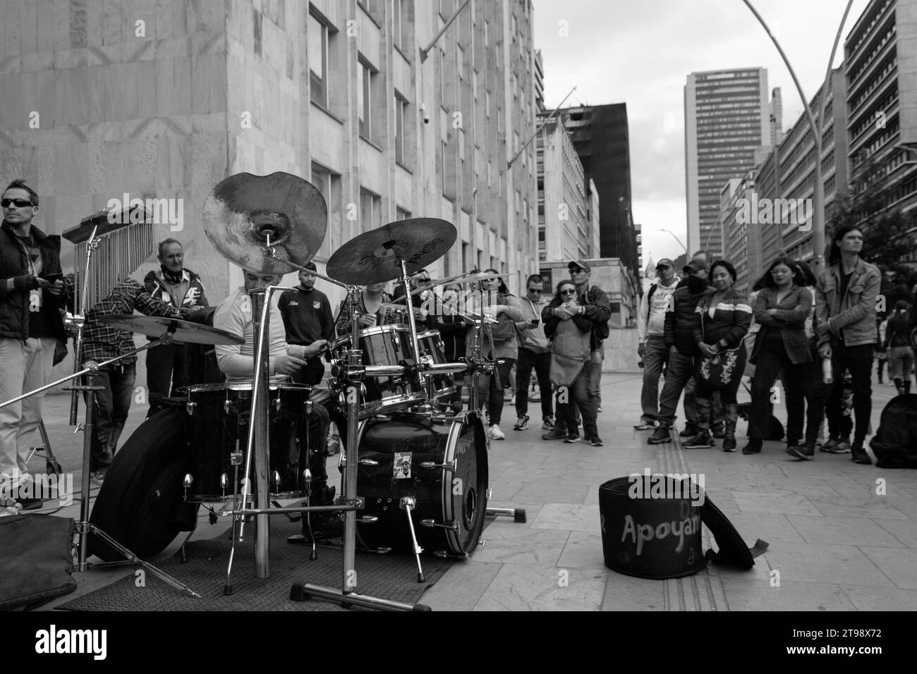 7th pedestrian street musician performance with crowd Stock Photo - Alamy