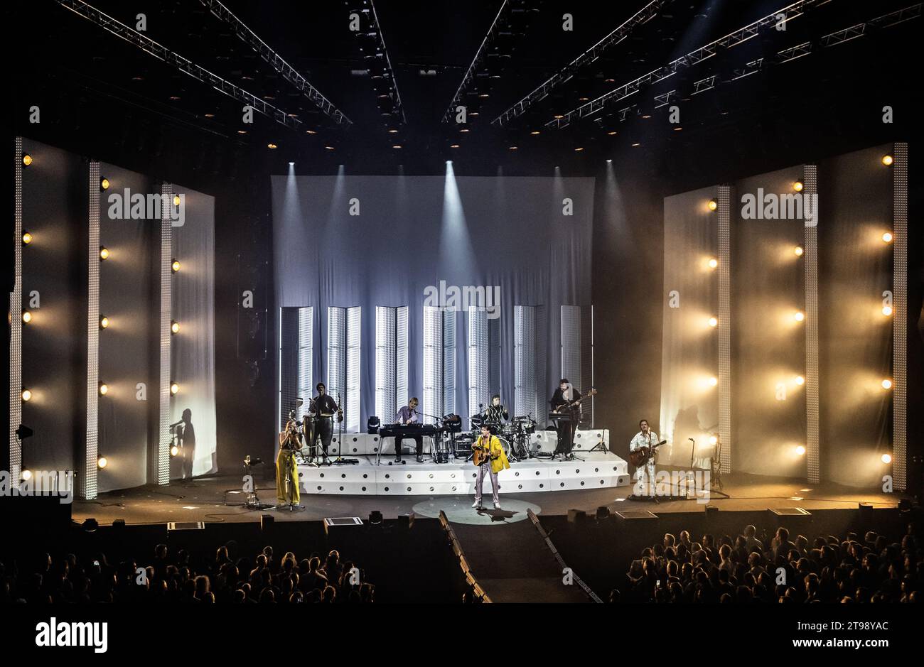 Son mieux performance hi-res stock photography and images - Alamy