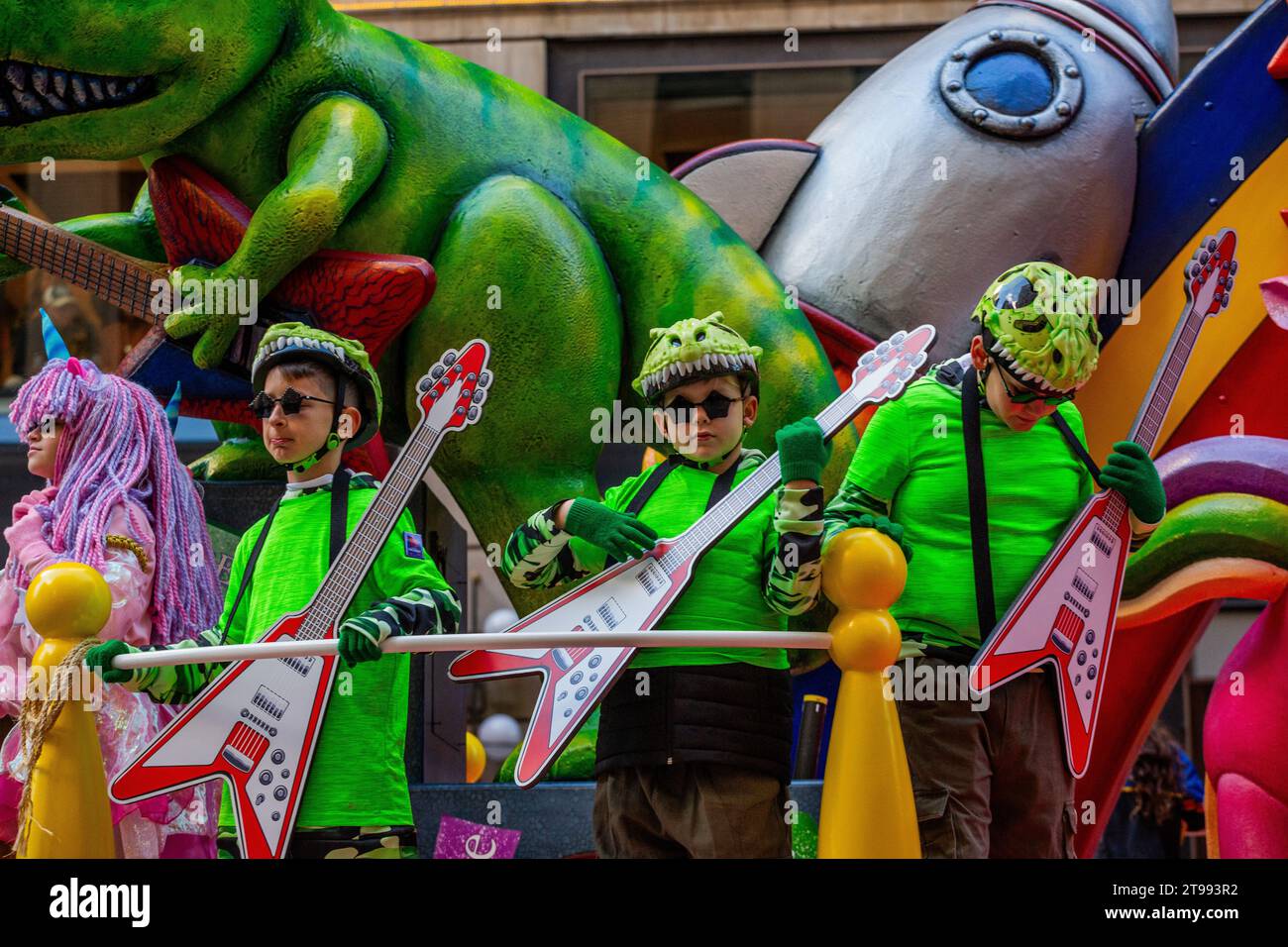 New York United States 23rd Nov 2023 Performers Are Riding On A