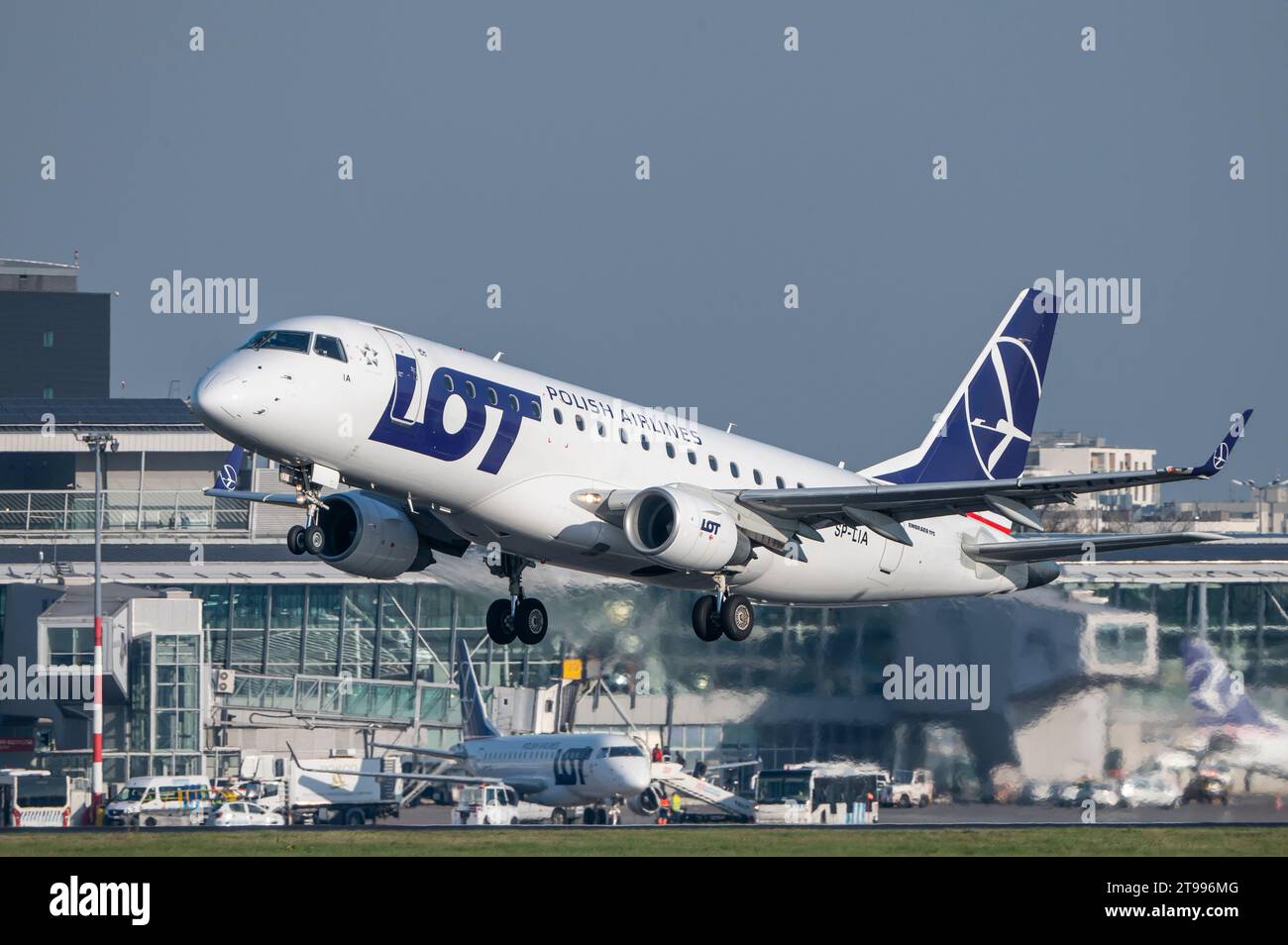 Pll lot lot polish airlines plane hi-res stock photography and images ...