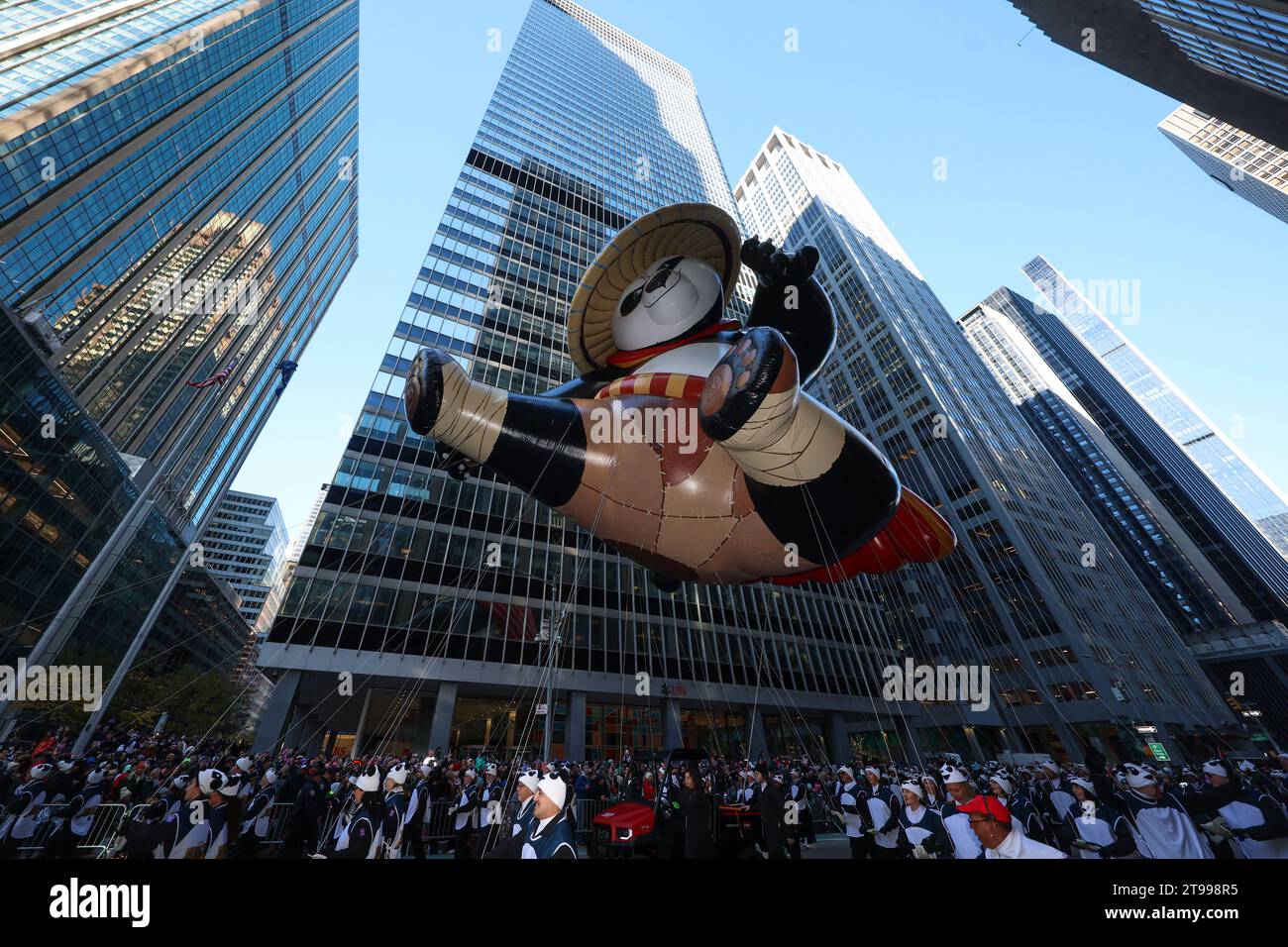 The Kung Fu Panda, Po heads down Sixth Avenue during The 97th Macy's ...