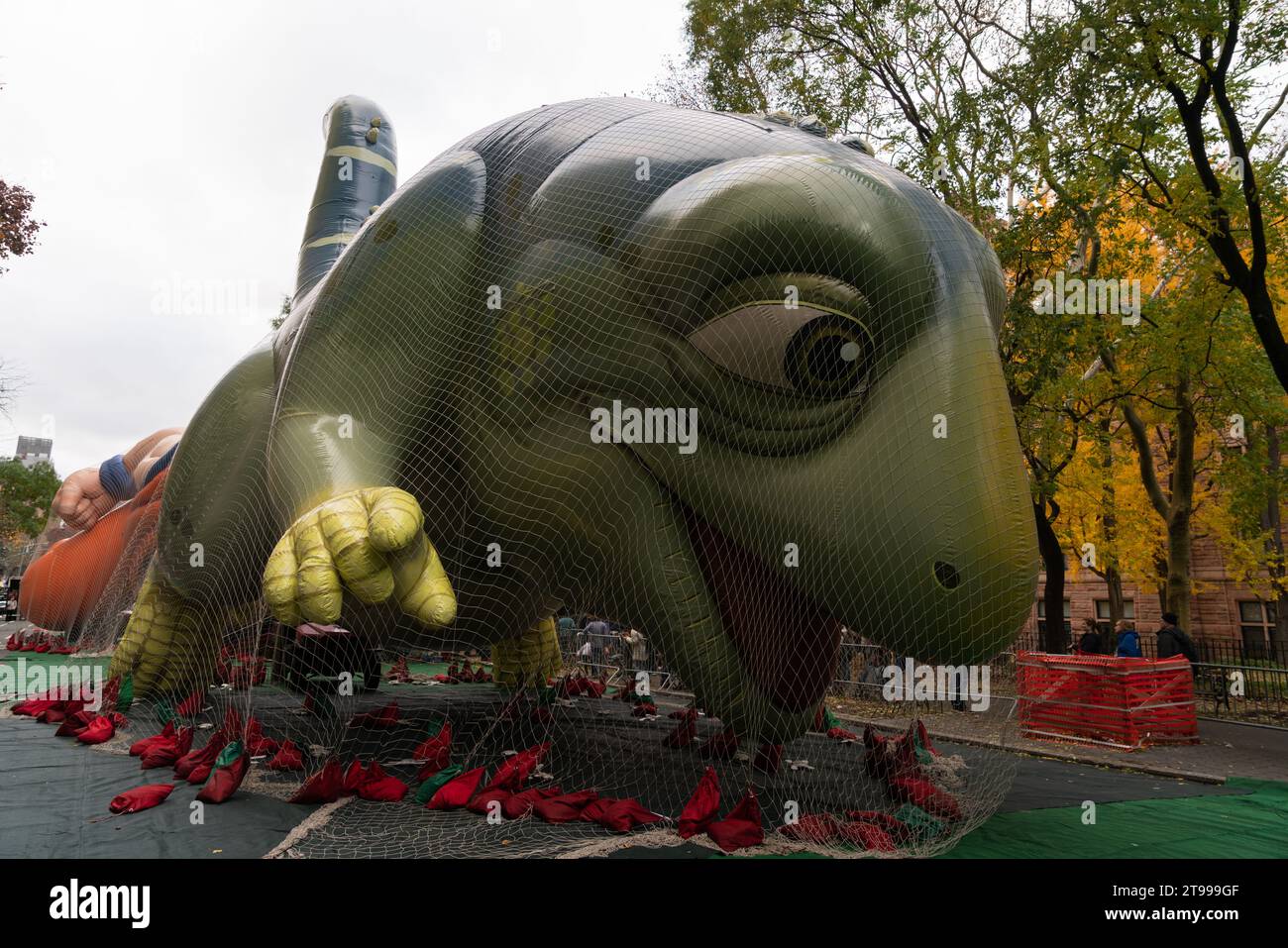 New York City, USA. 22nd Nov, 2023. Preparations are underway as the ...