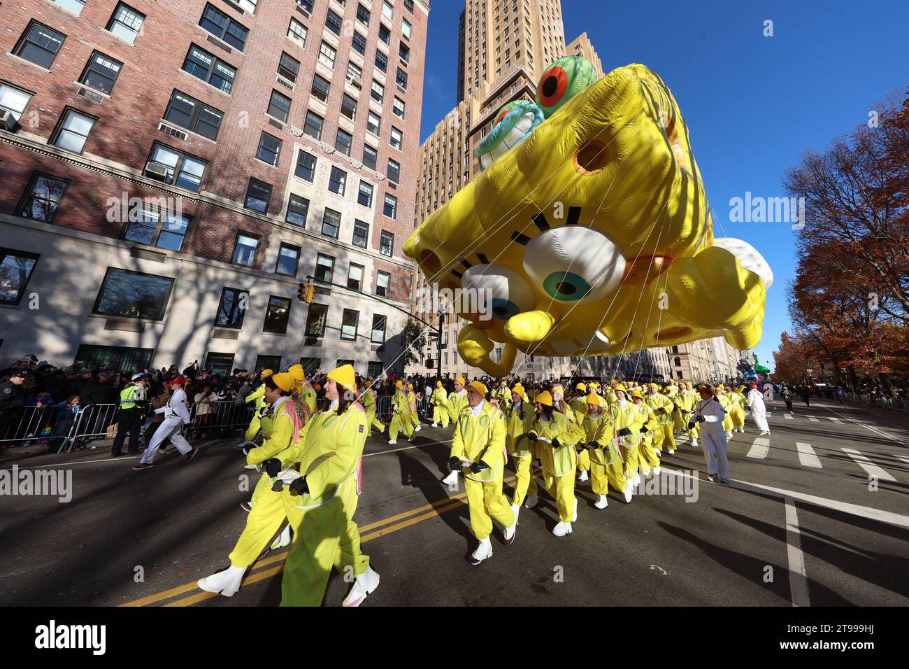 Cartoon scene spongebob hi-res stock photography and images - Alamy