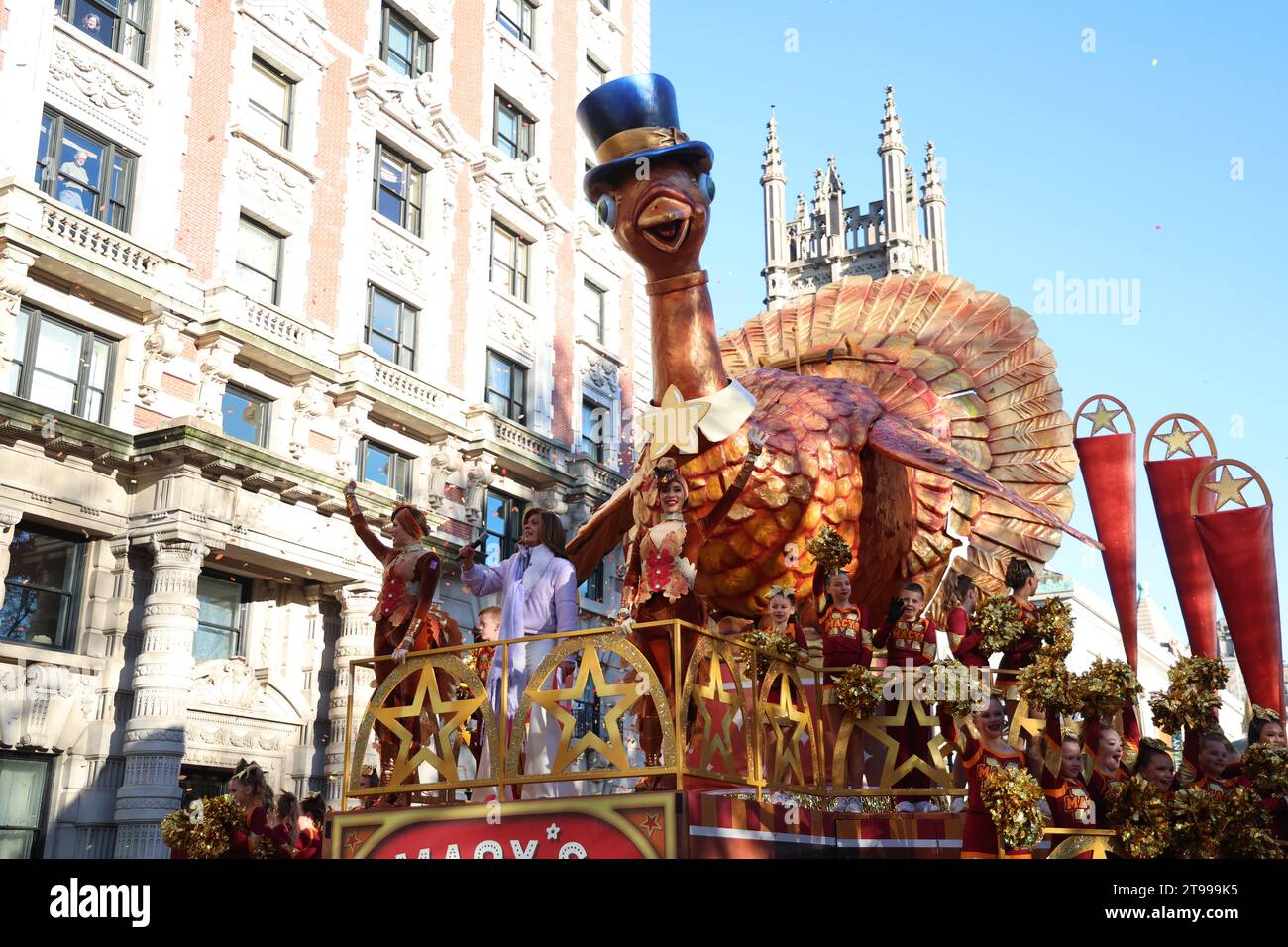 Ushering in Thanksgiving again as the lead float. Macy’s Tom Turkey ...