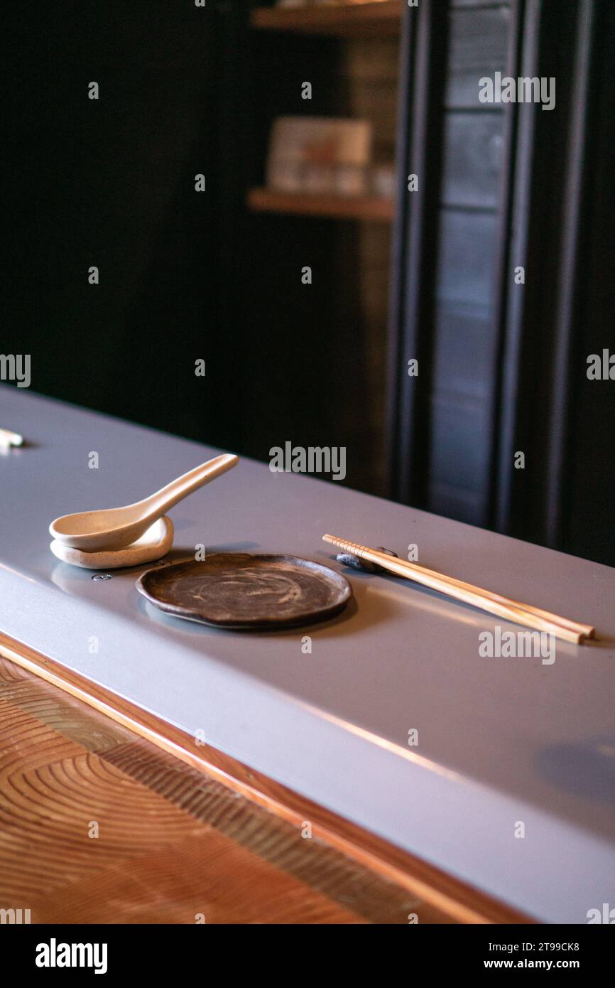 Japanses table setting at a ramen restaurant Stock Photo - Alamy